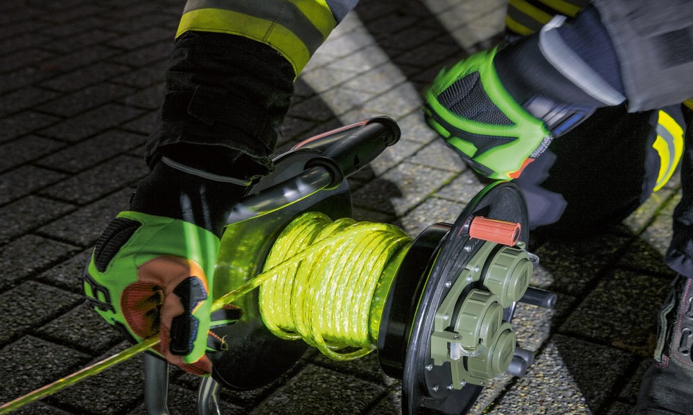 The reflective cable that makes hazards visible | HELU