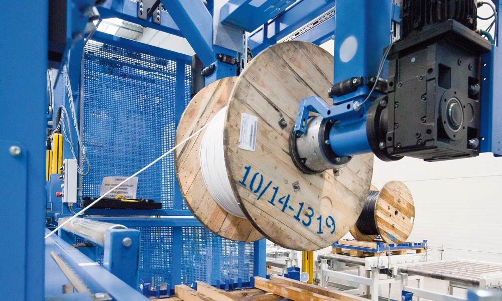Cable cutting system from Kabelmat in use | HELU